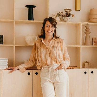 Laurie Dilly Pro Profile - Gens de Confiance