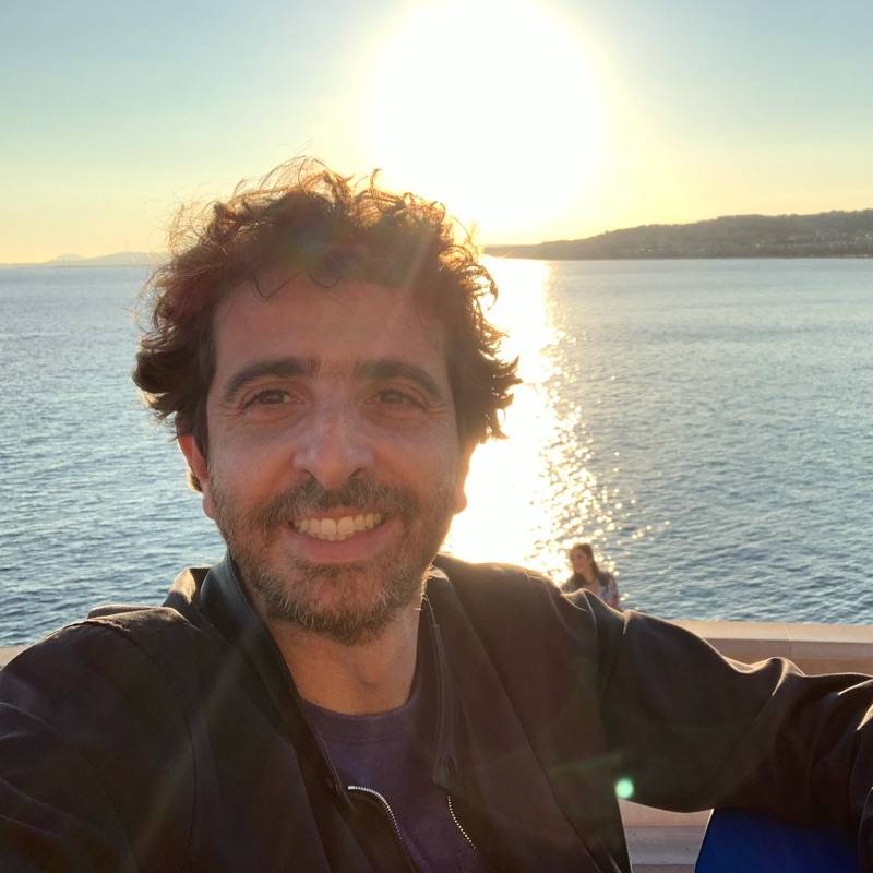 Profil Pro Jonathan Azuelos - Gens de Confiance