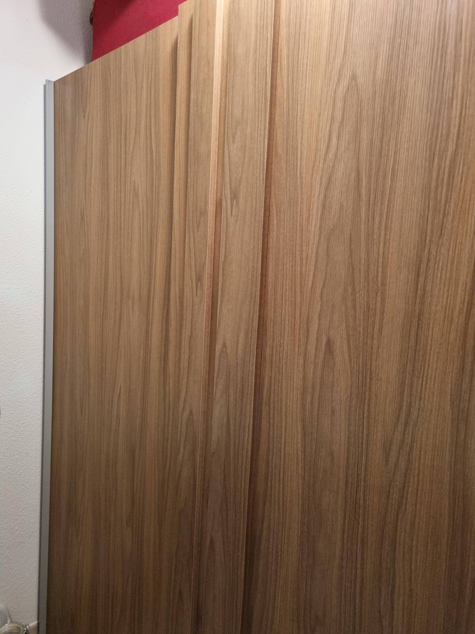 Armoire effet chêne clair Alinéa on Gens de Confiance