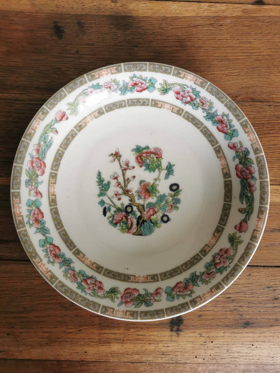 Assiette porcelaine de Limoges Ternet sur Gens de Confiance