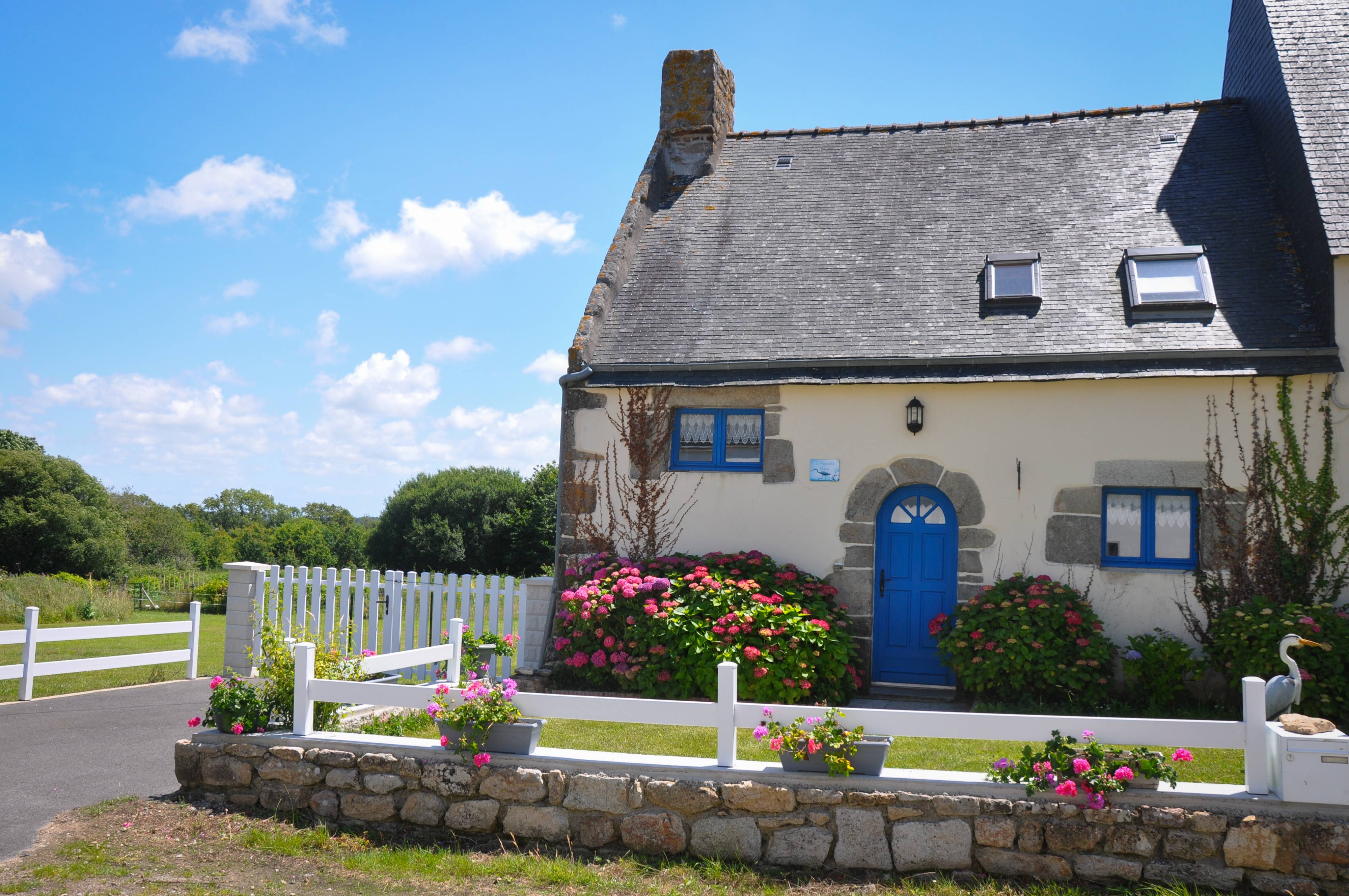 Loue à la semaine gîte de 56m² vue sur mer dans une belle longère ...