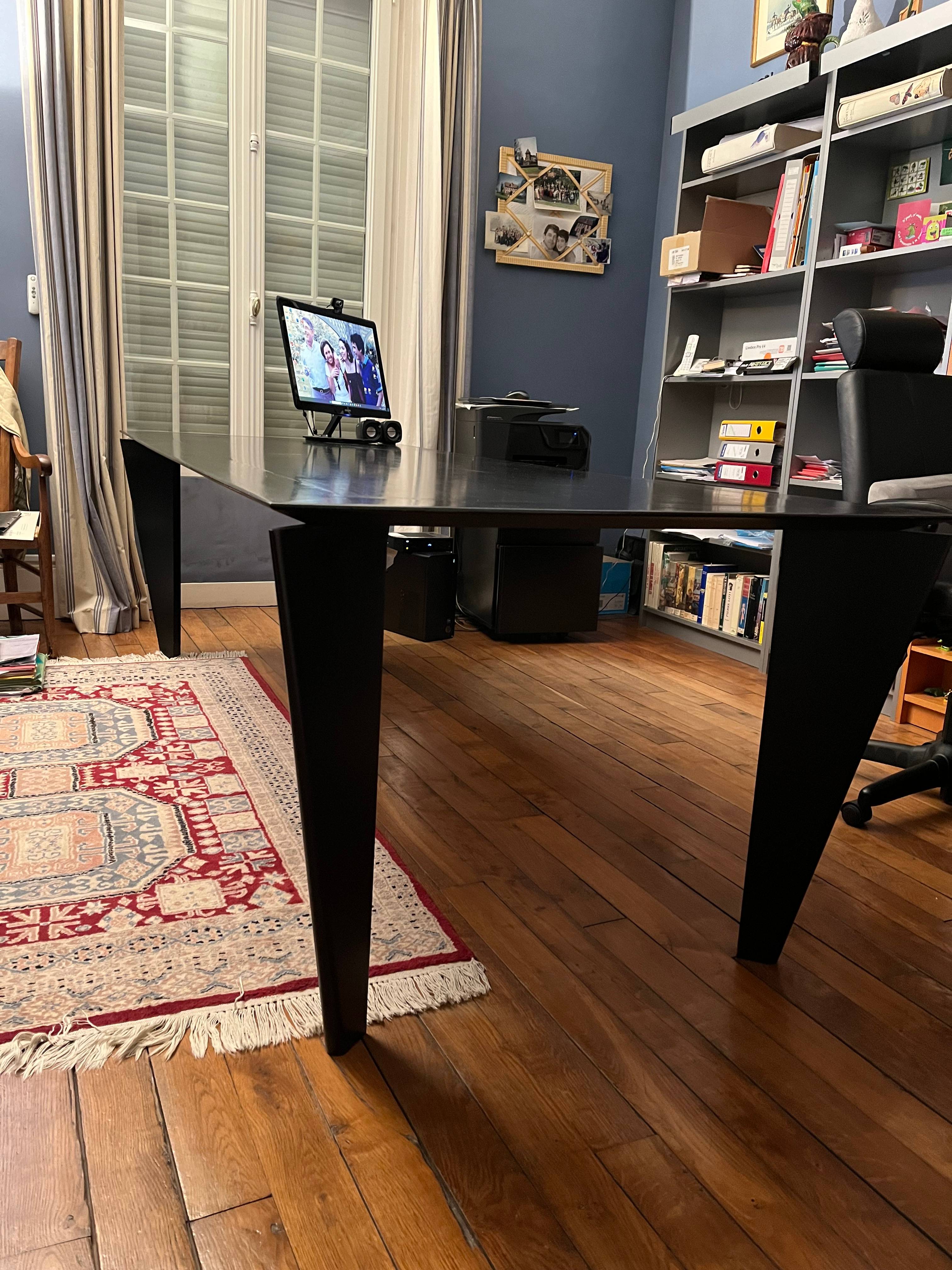 Bureau moderne style Alan Buchsbaum on Gens de Confiance