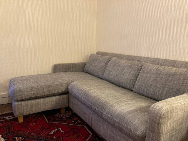 Canapé d’angle (méridienne) 2 places Habitat sur Gens de Confiance