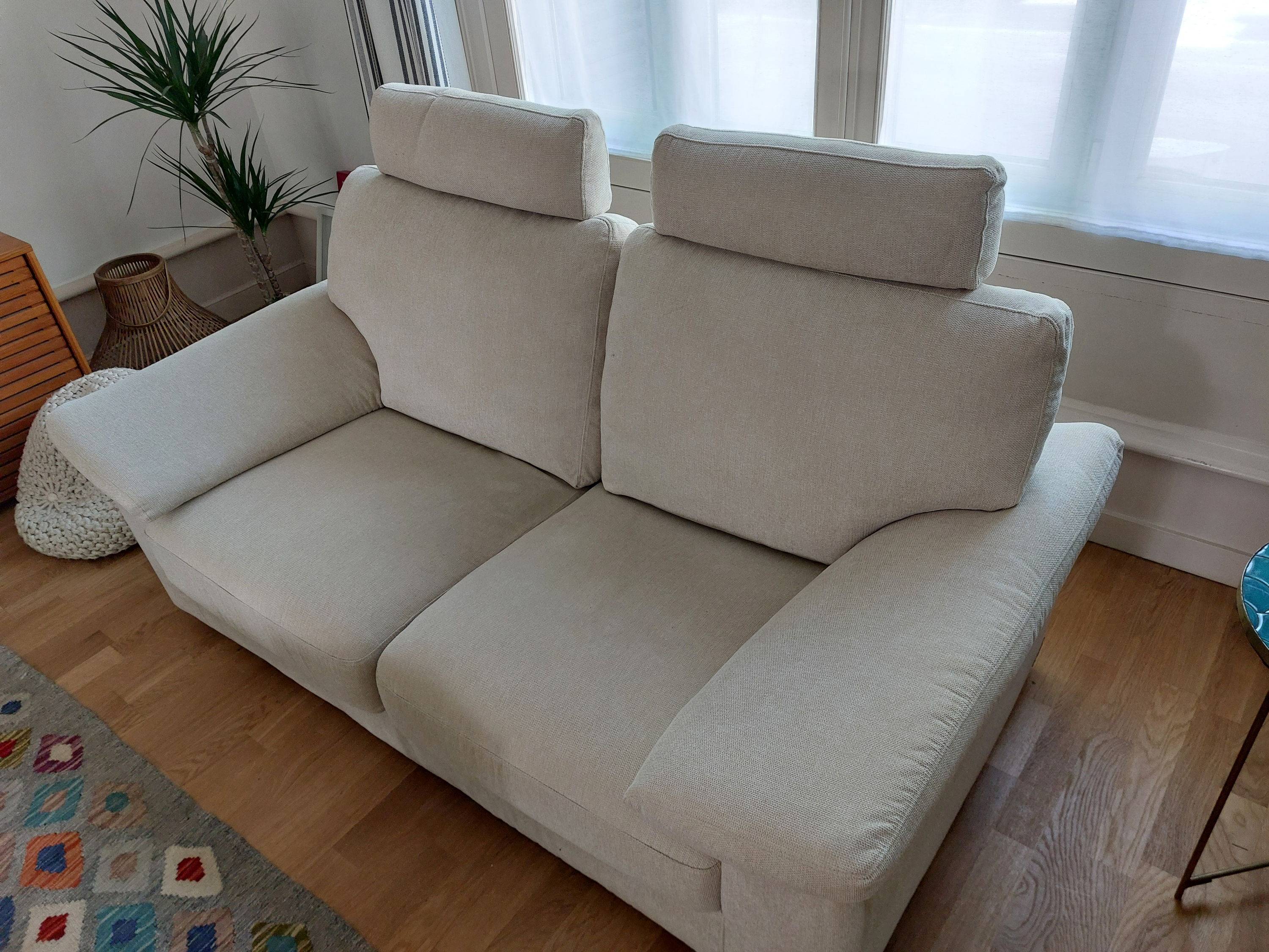 Canapé Poltronesofa 2 places LARINO avec appuis têtes on Gens de Confiance