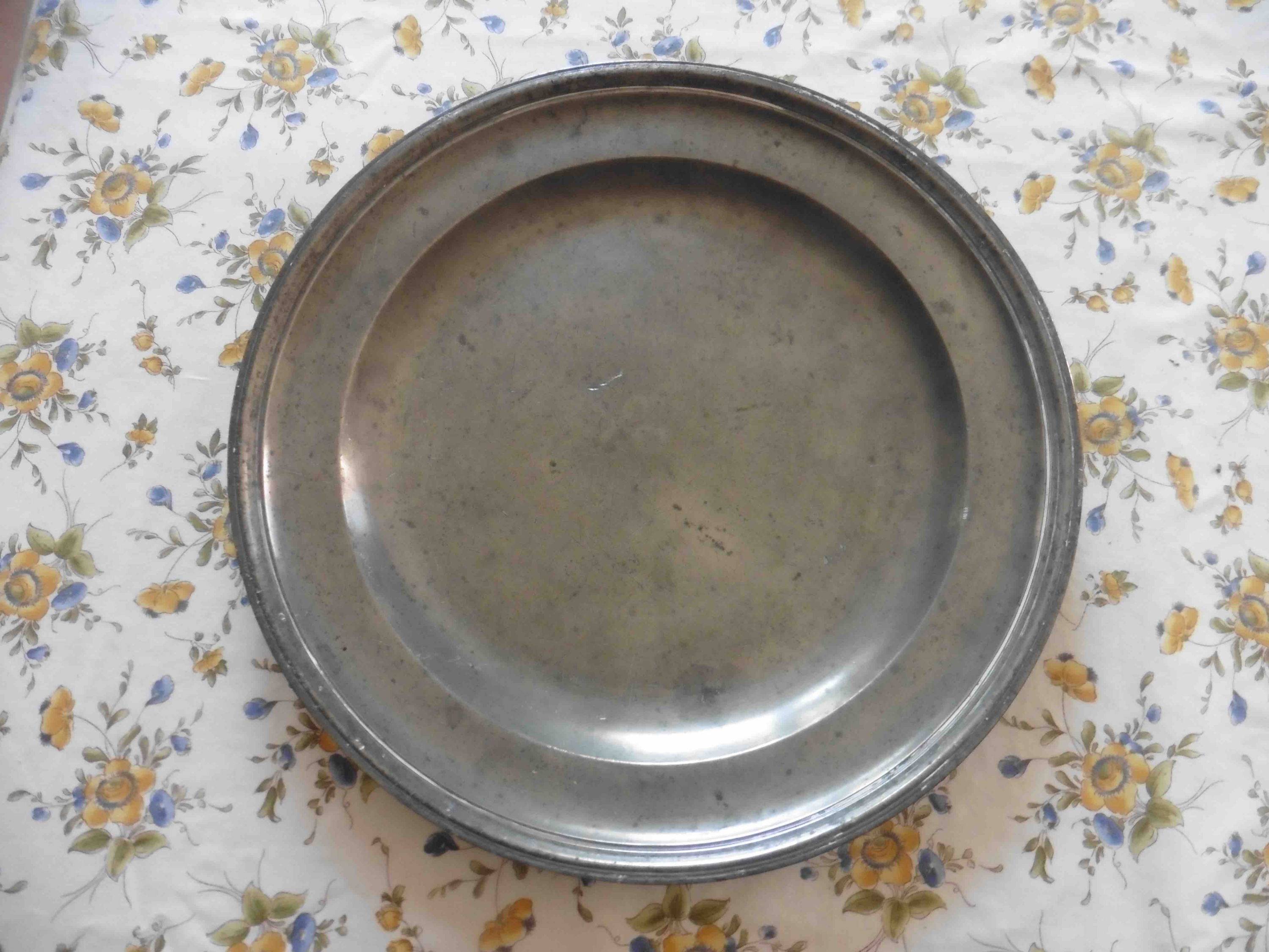 PLAT ROND ANCIEN EN ETAIN 18ème LYON on Gens de Confiance