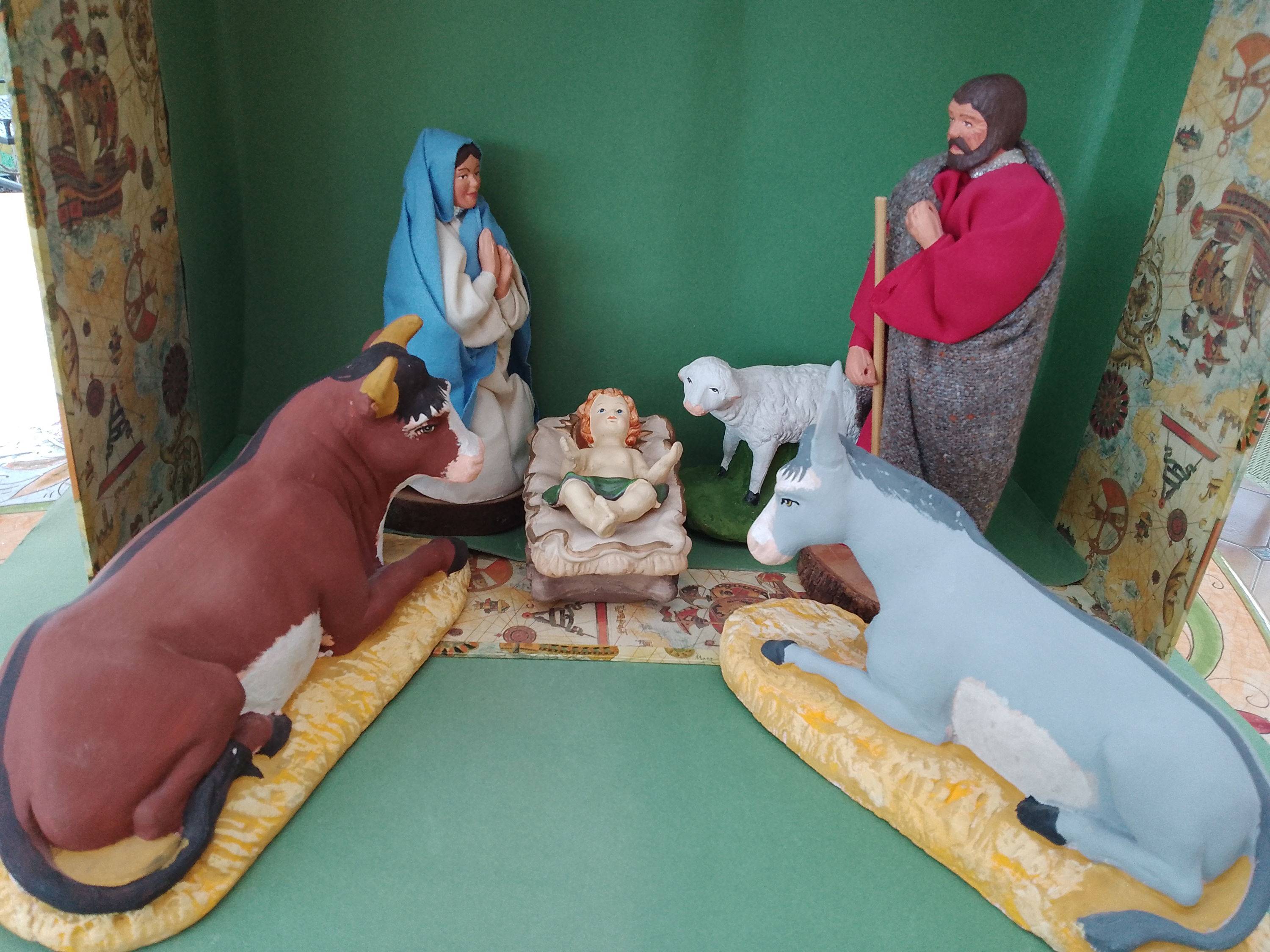 Crèche avec des santons de Provence on Gens de Confiance