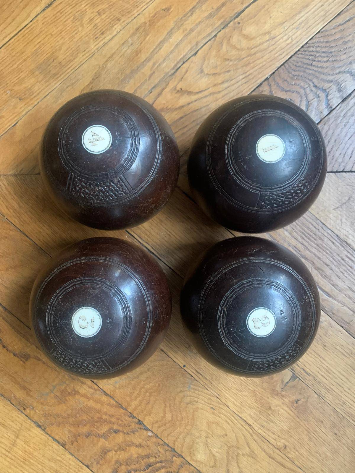 Boules de boulingrin sur Gens de Confiance