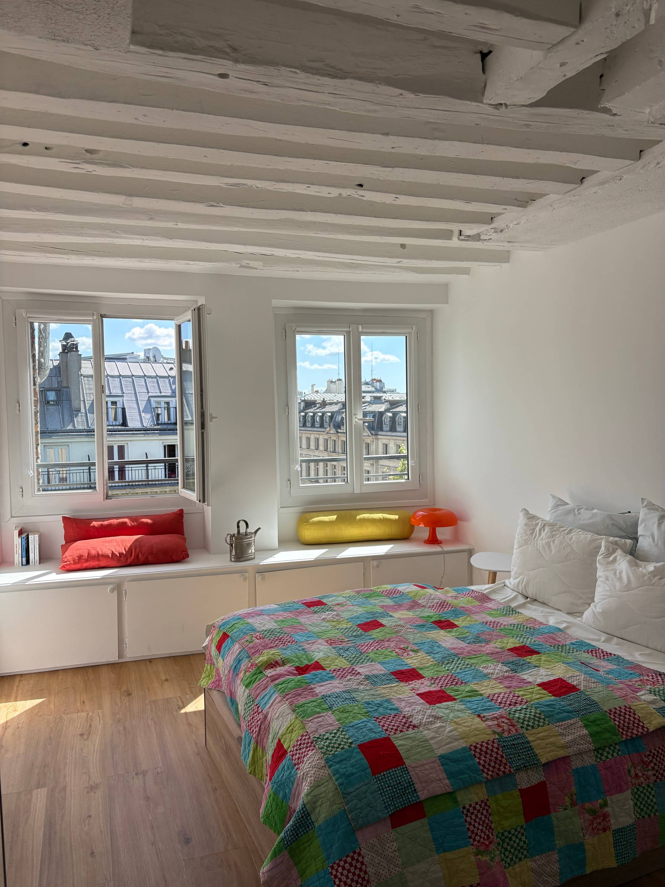 Loue studio - 23m² - Marais sur Gens de Confiance