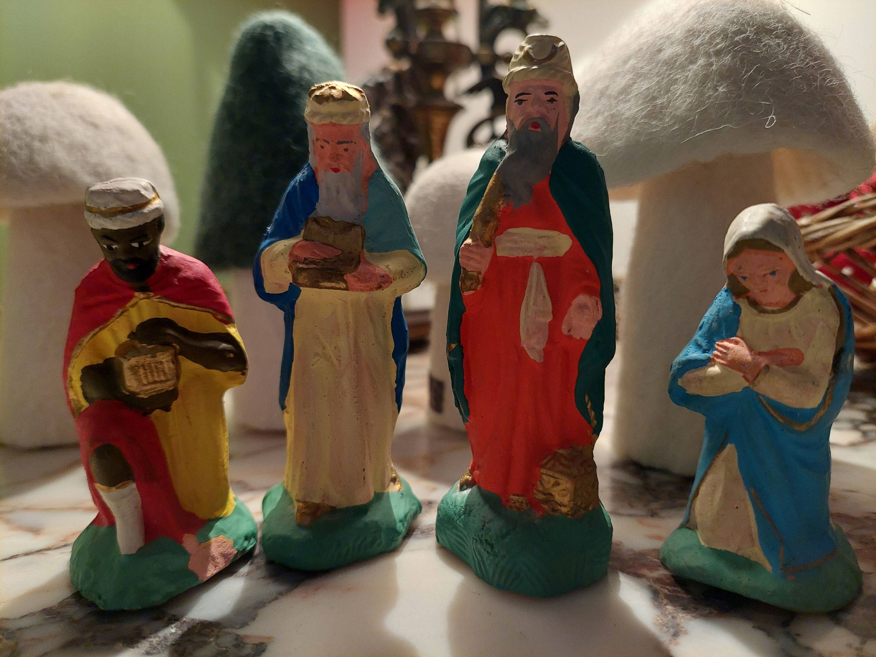 4 santons anciens en terre, pour crèche on Gens de Confiance