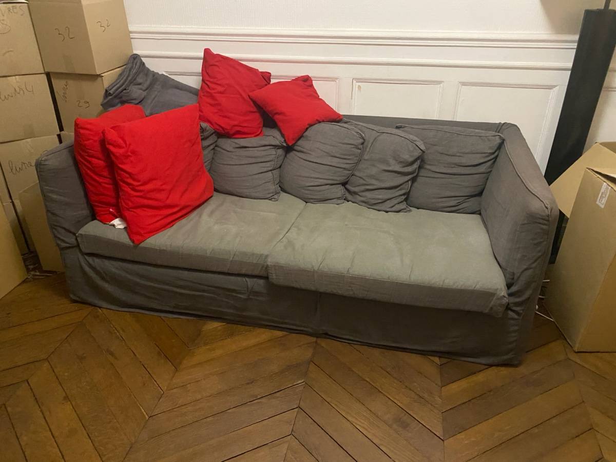 Je donne un Canape on Gens de Confiance