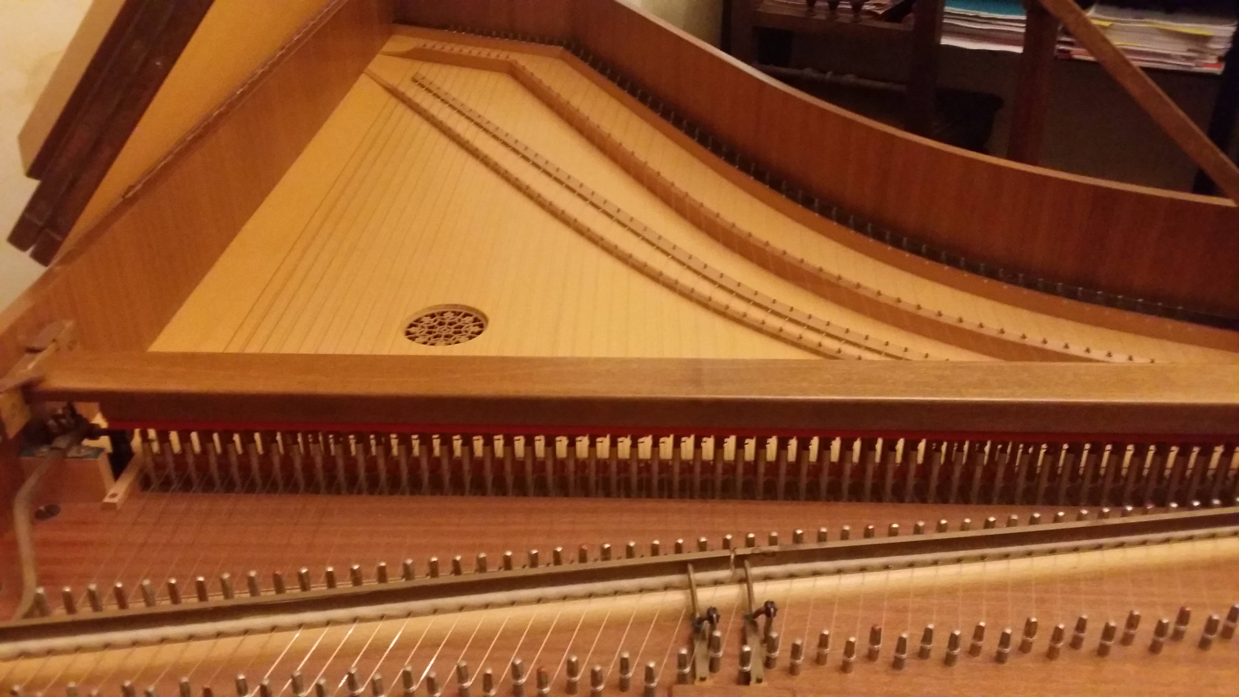 Clavecin H.Neupert sur Gens de Confiance