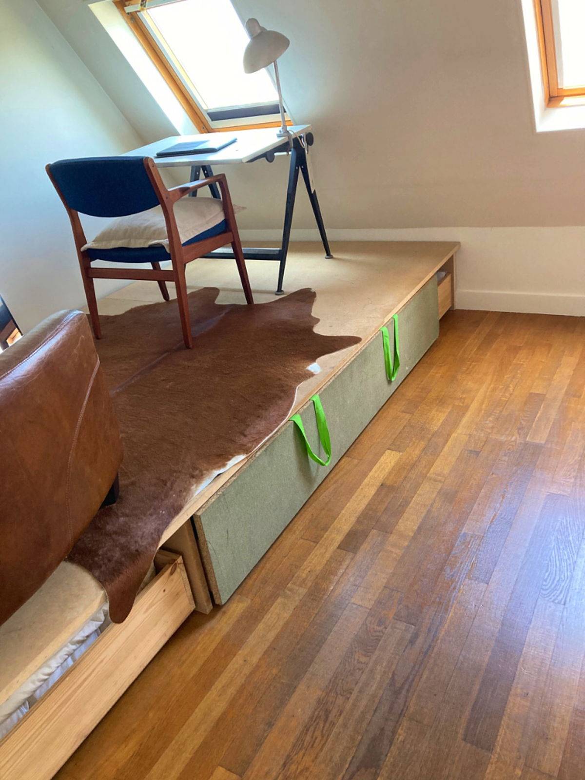 Construction atypiques (lit caché à tirer) bois massif / chambre d’ami ...