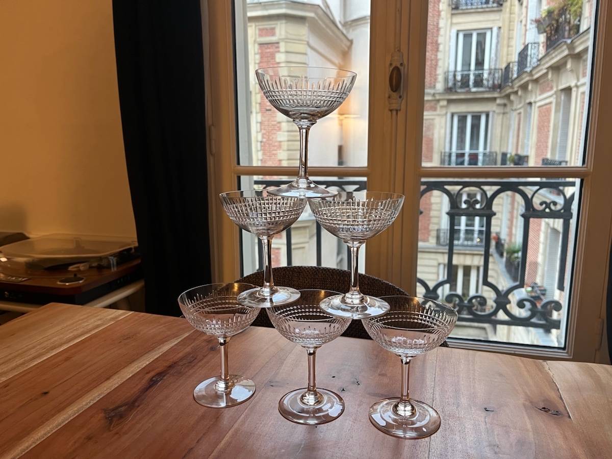 12 coupes à champagne Baccarat Nancy sur Gens de Confiance