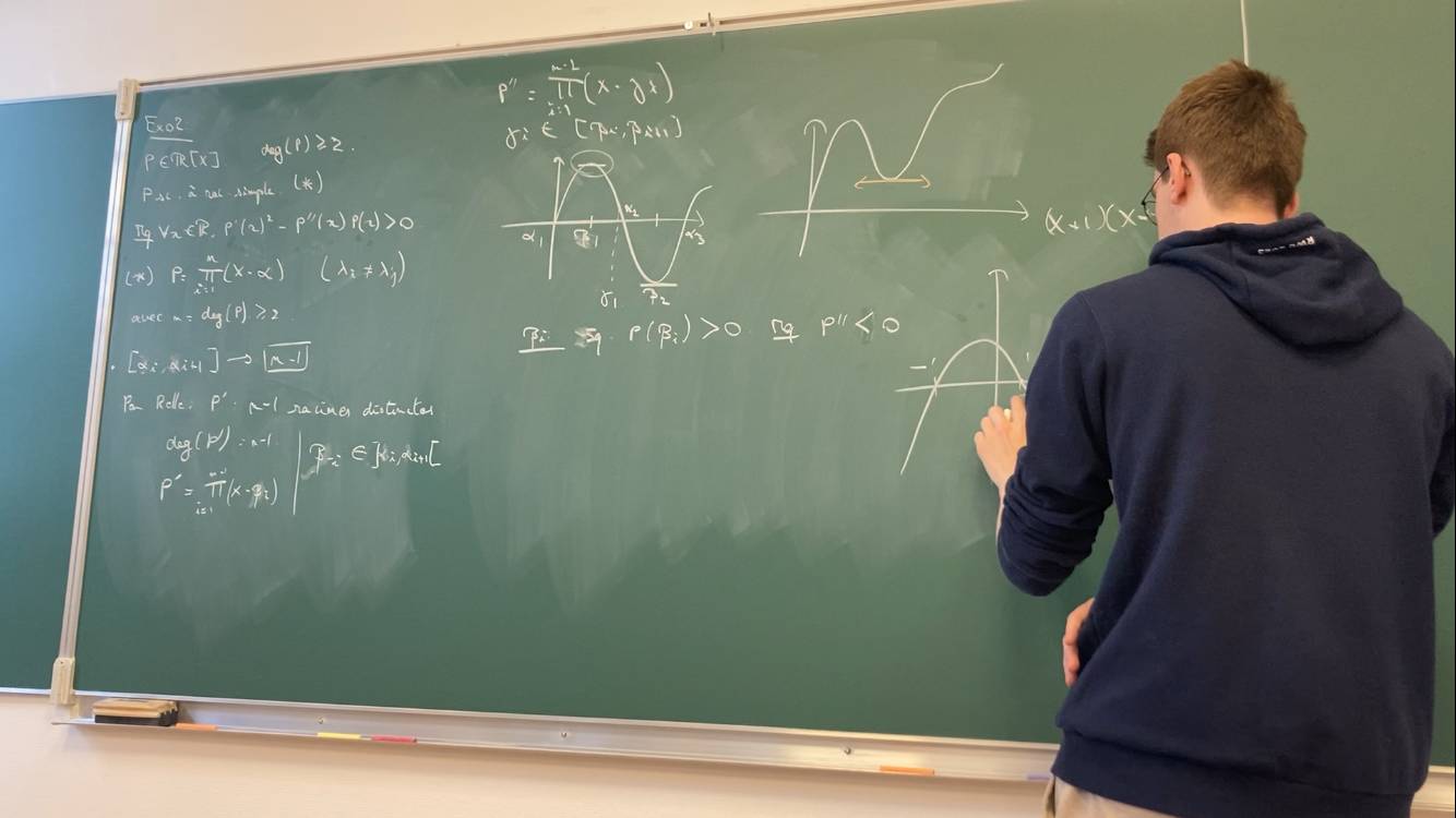 Propose cours particuliers de maths et physique (collège/lycée/prépa ...