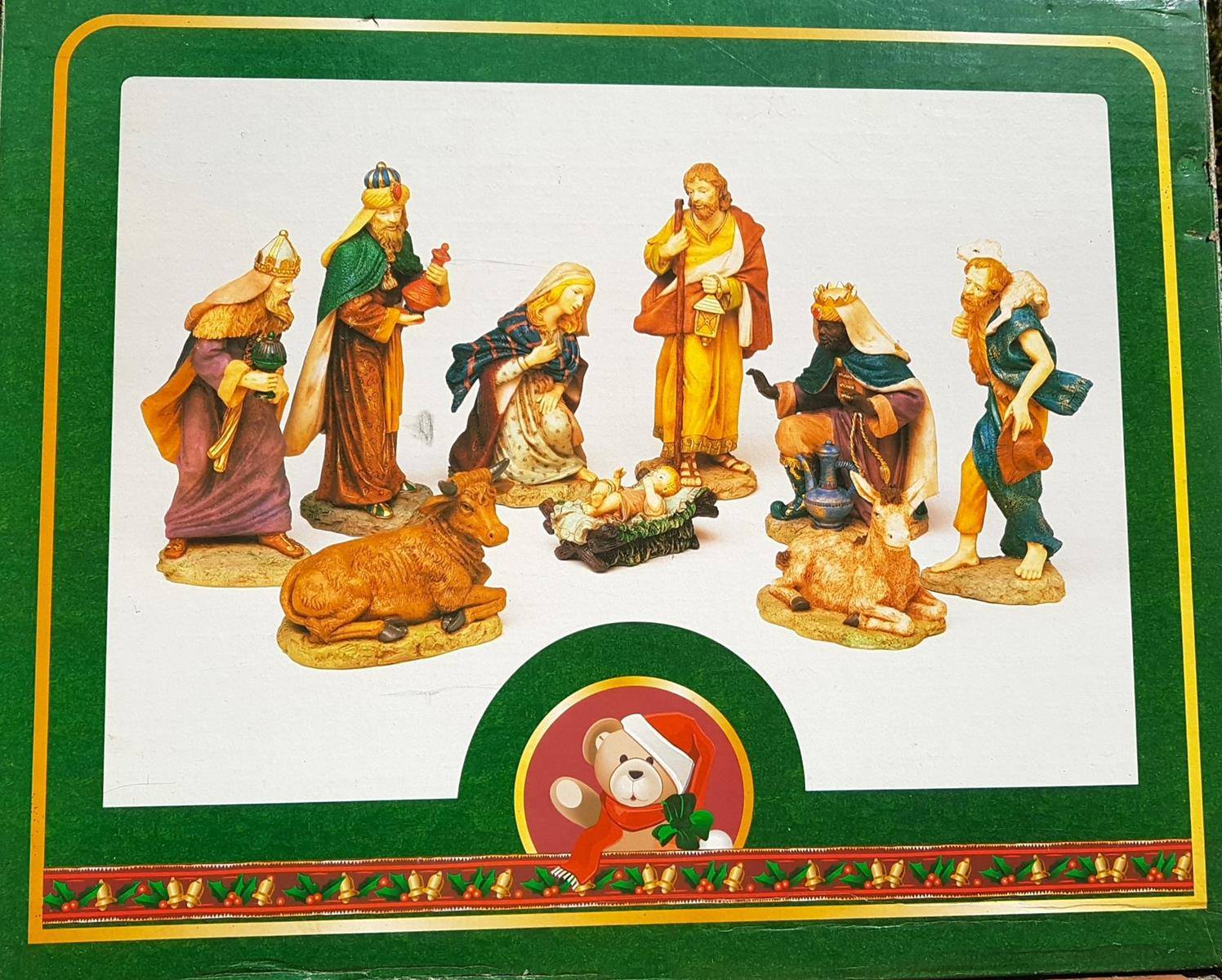 Crèche de Noël, 8 santons dans boîte on Gens de Confiance