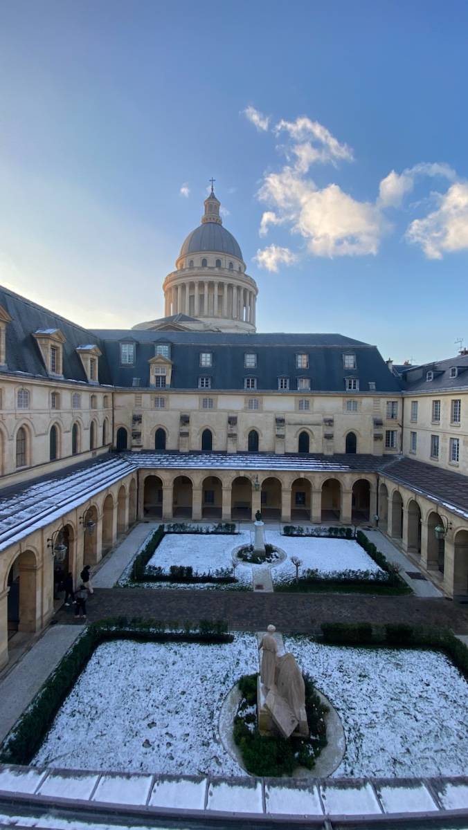 Propose cours ou aide aux devoirs pour élèves de lycée, collège ou ...