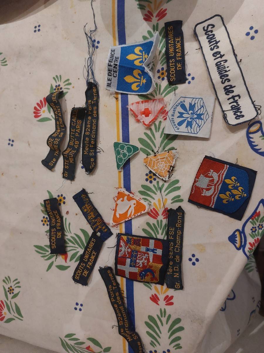 Donne insignes scouts suf scouts de France on Gens de Confiance