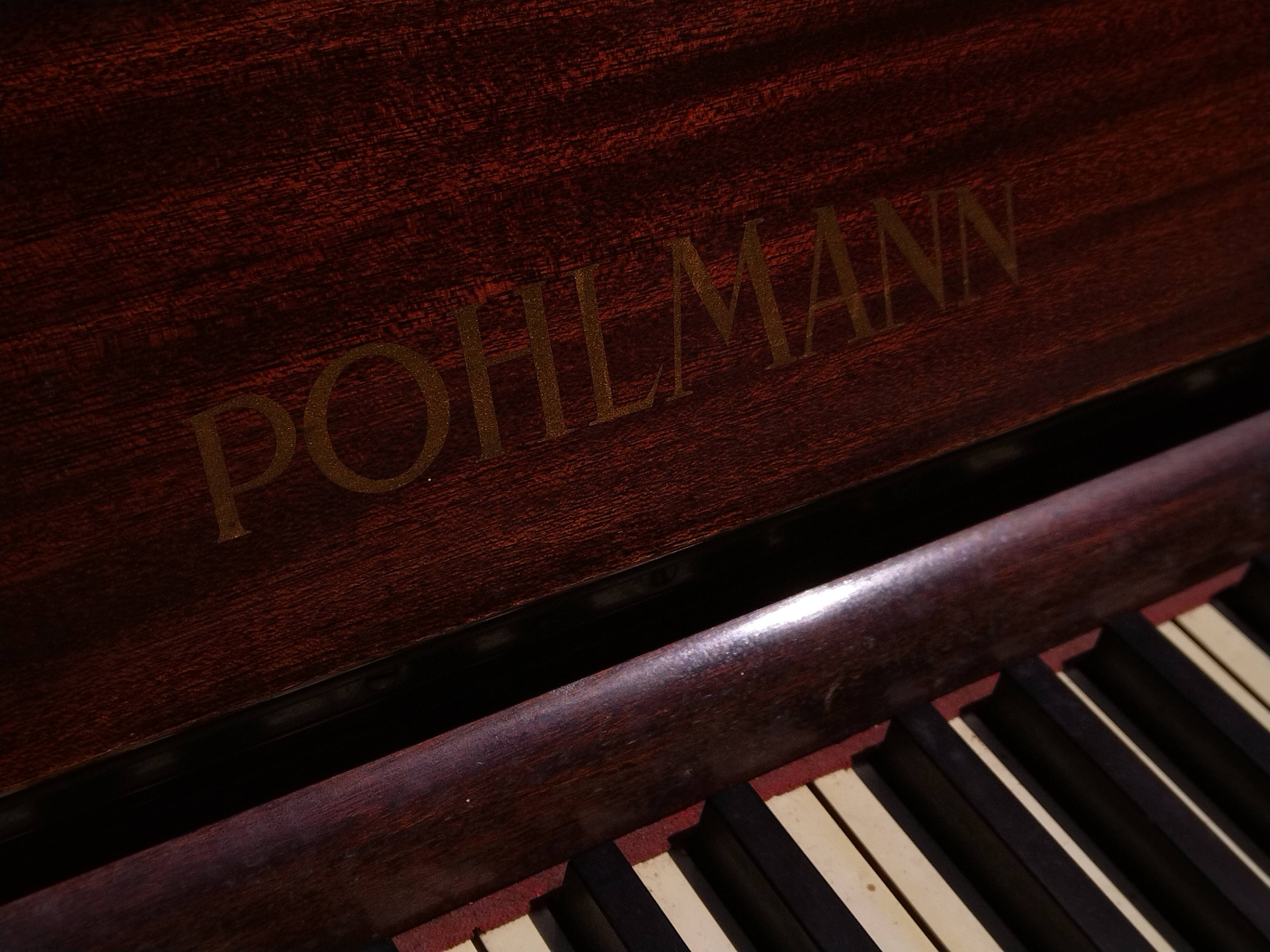 Donne piano droit POHLMANN on Gens de Confiance