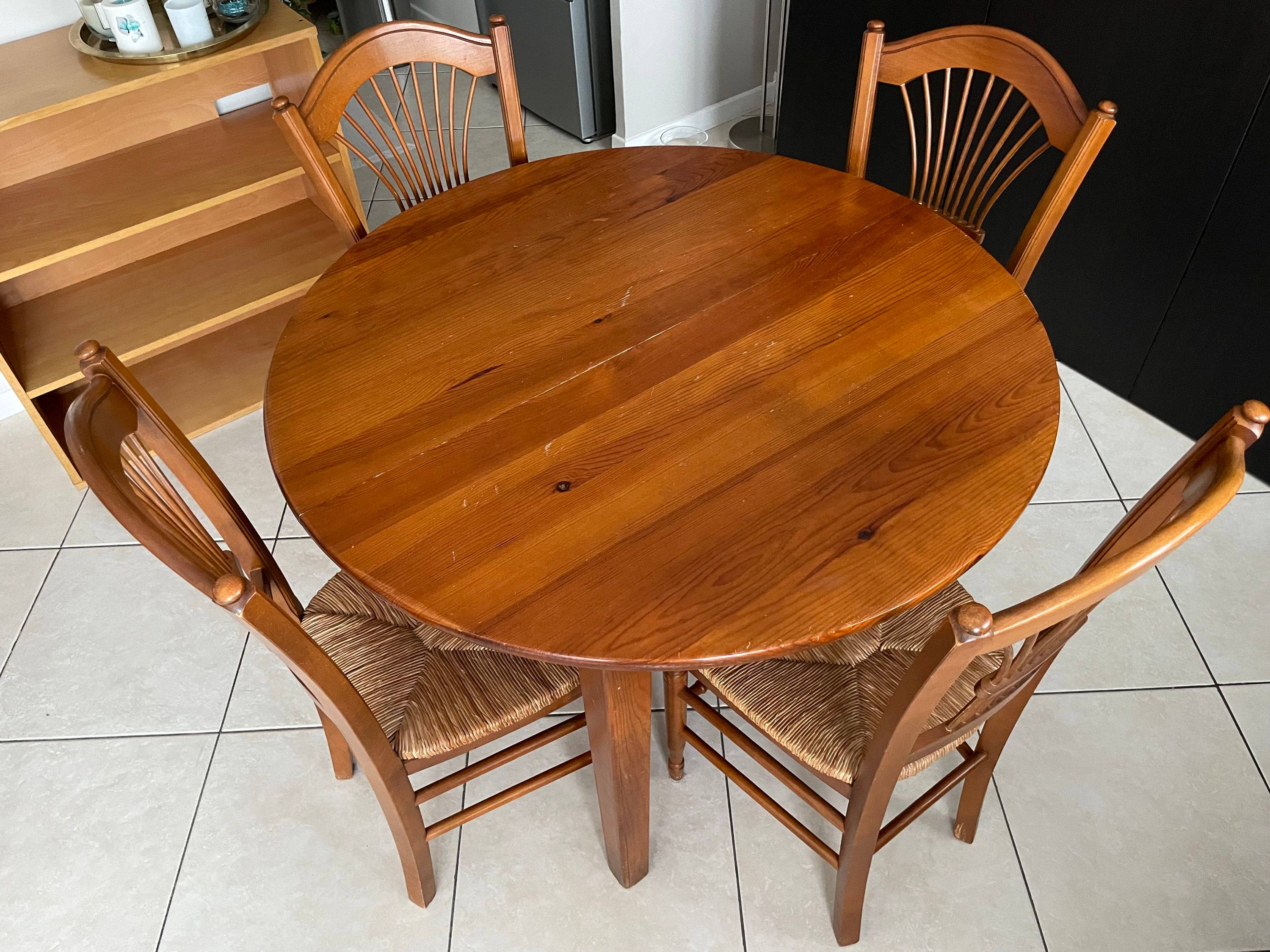 Donne table ronde avec 2 rallonges et ses 4 chaises en pin massif ...