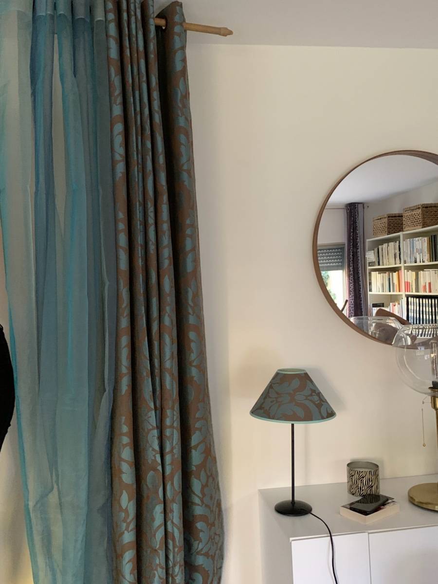 Doubles rideaux Heytens avec voilages+ lampe et vase assortis sur Gens ...