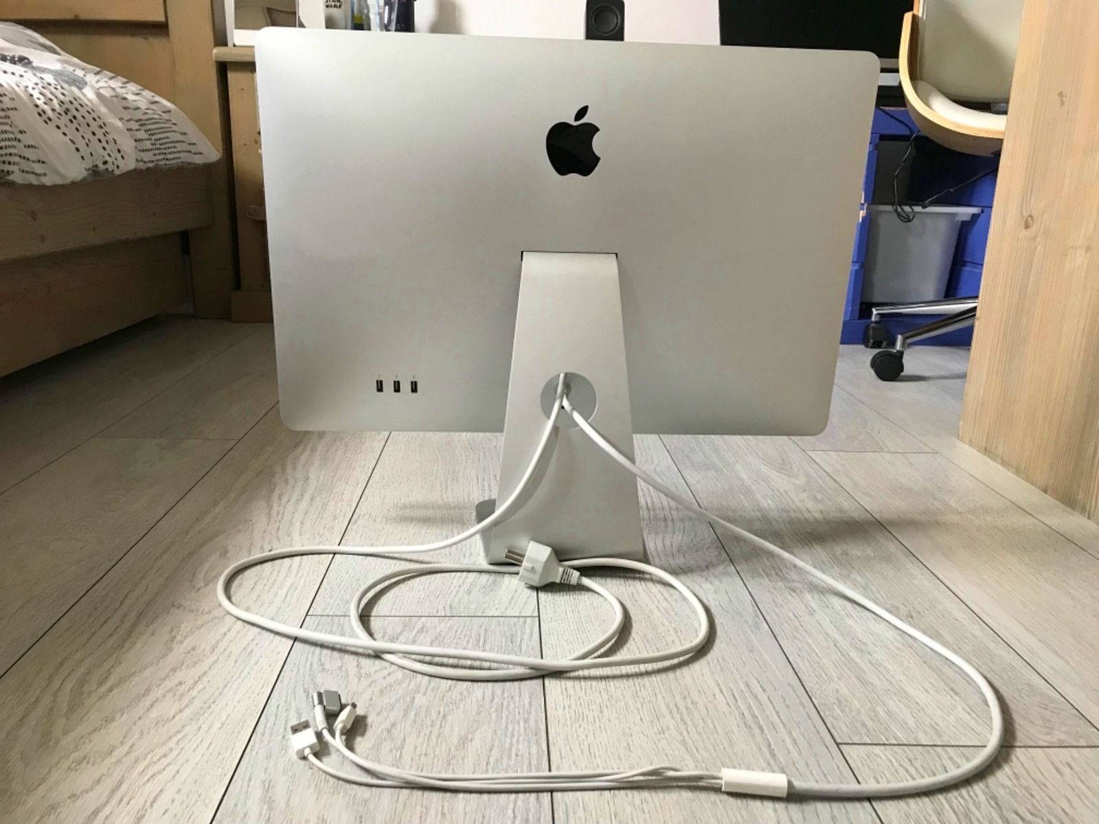 Écran 24’ ’LED FHD Apple Cinema Display A1267 Parfait Etat on Gens de ...