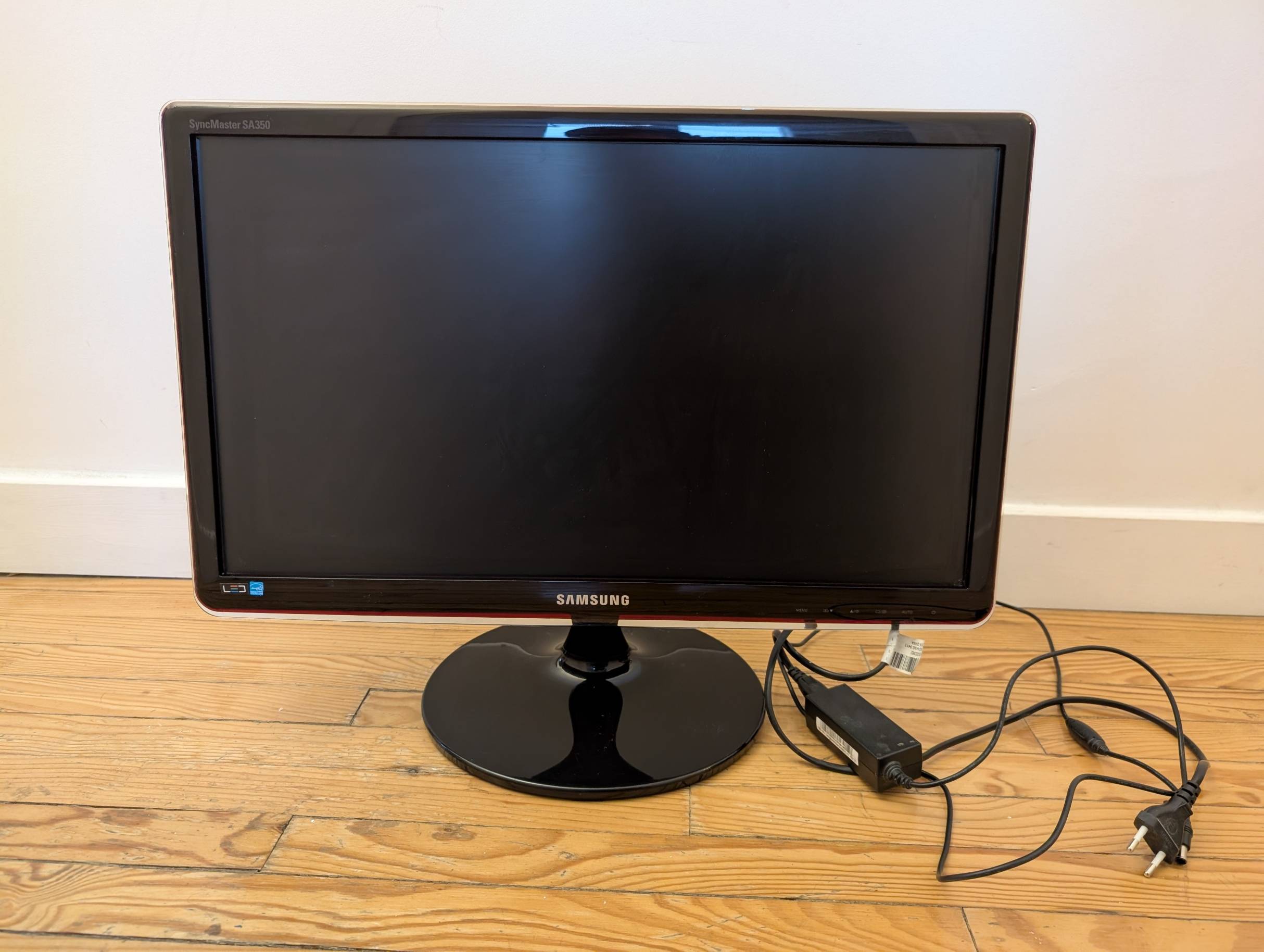 Ecran Samsung SyncMaster SA350 - 23" 1920x1080 on Gens de Confiance