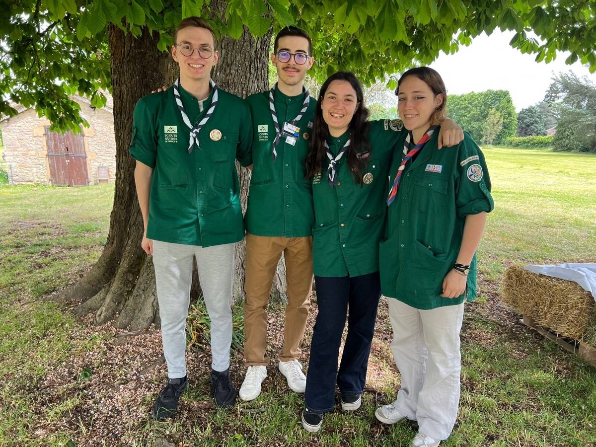 Équipe scouts propose services en tous genres sur Gens de Confiance