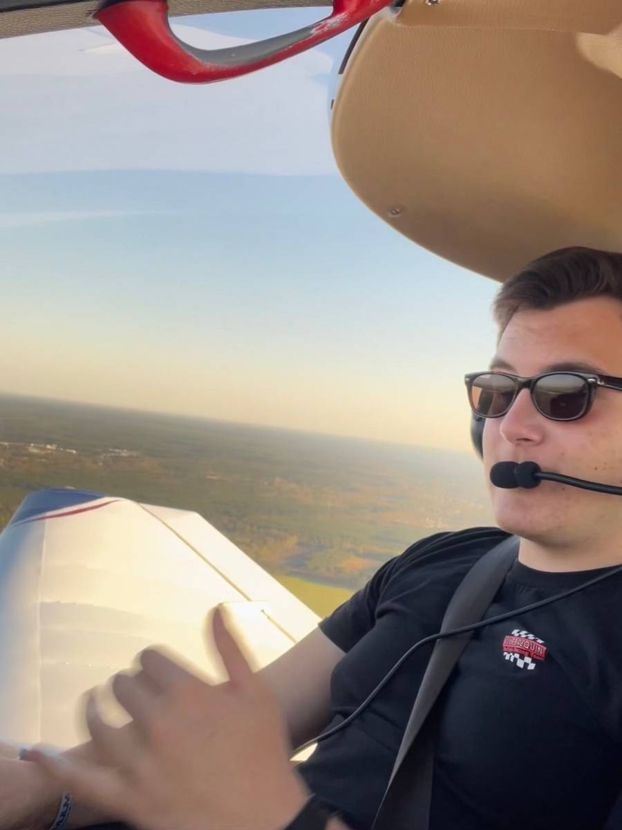 Étudiant en aéronautique vous propose des cours en Maths et Physique ... Étudiant en aéronautique vous propose des cours en Maths et Physique ...