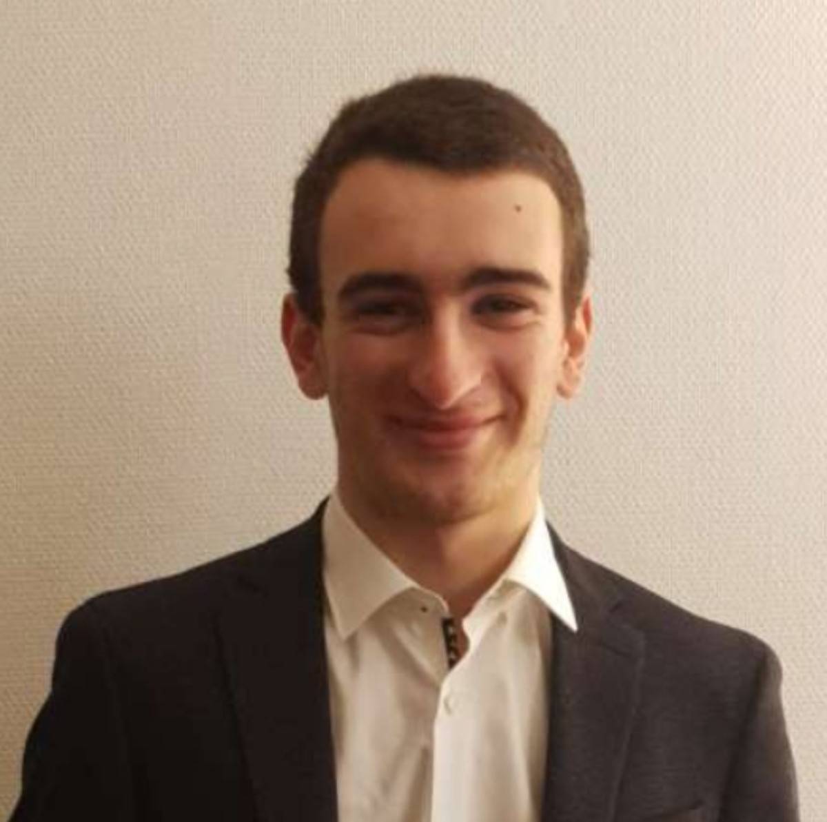 Étudiant en école d’ingénieur vous propose des cours de : maths ... Étudiant en école d’ingénieur vous propose des cours de : maths ...