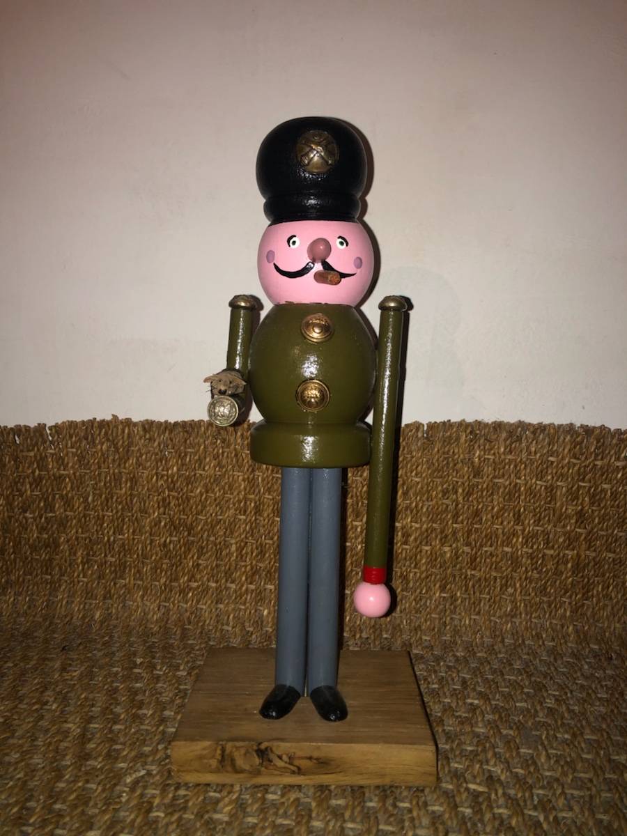 Figurine type saint Nicolas - soldat on Gens de Confiance