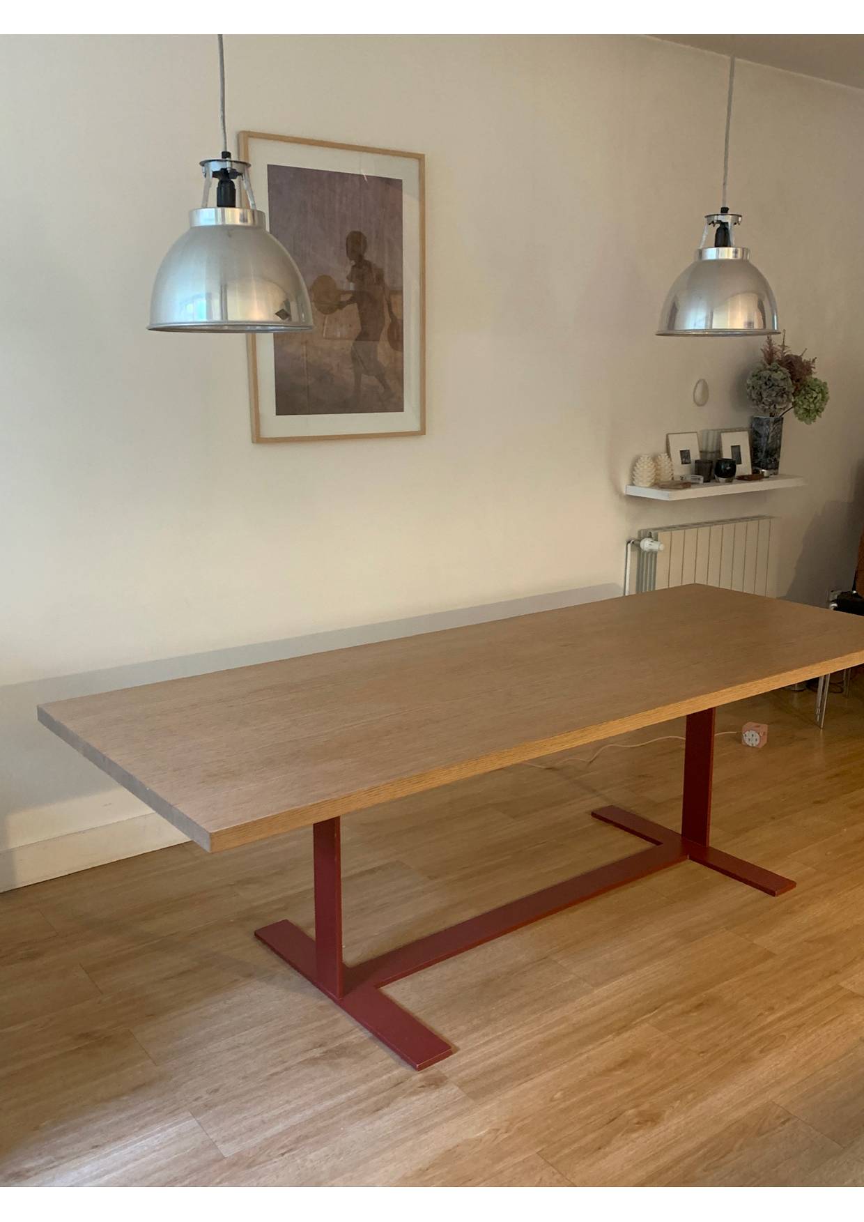 Grande table moderne en bois signé d’un designer sur Gens de Confiance