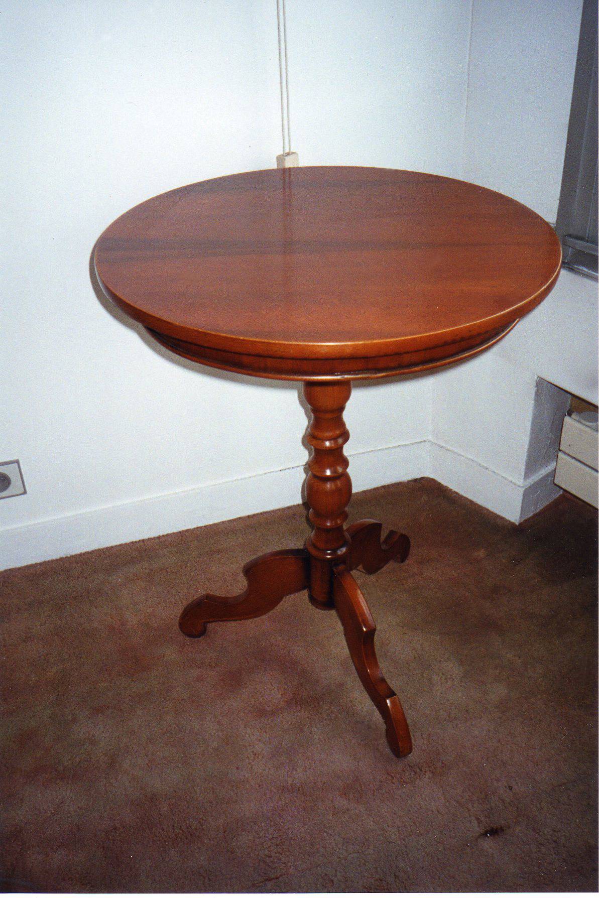 Gueridon en merisier massif sur Gens de Confiance