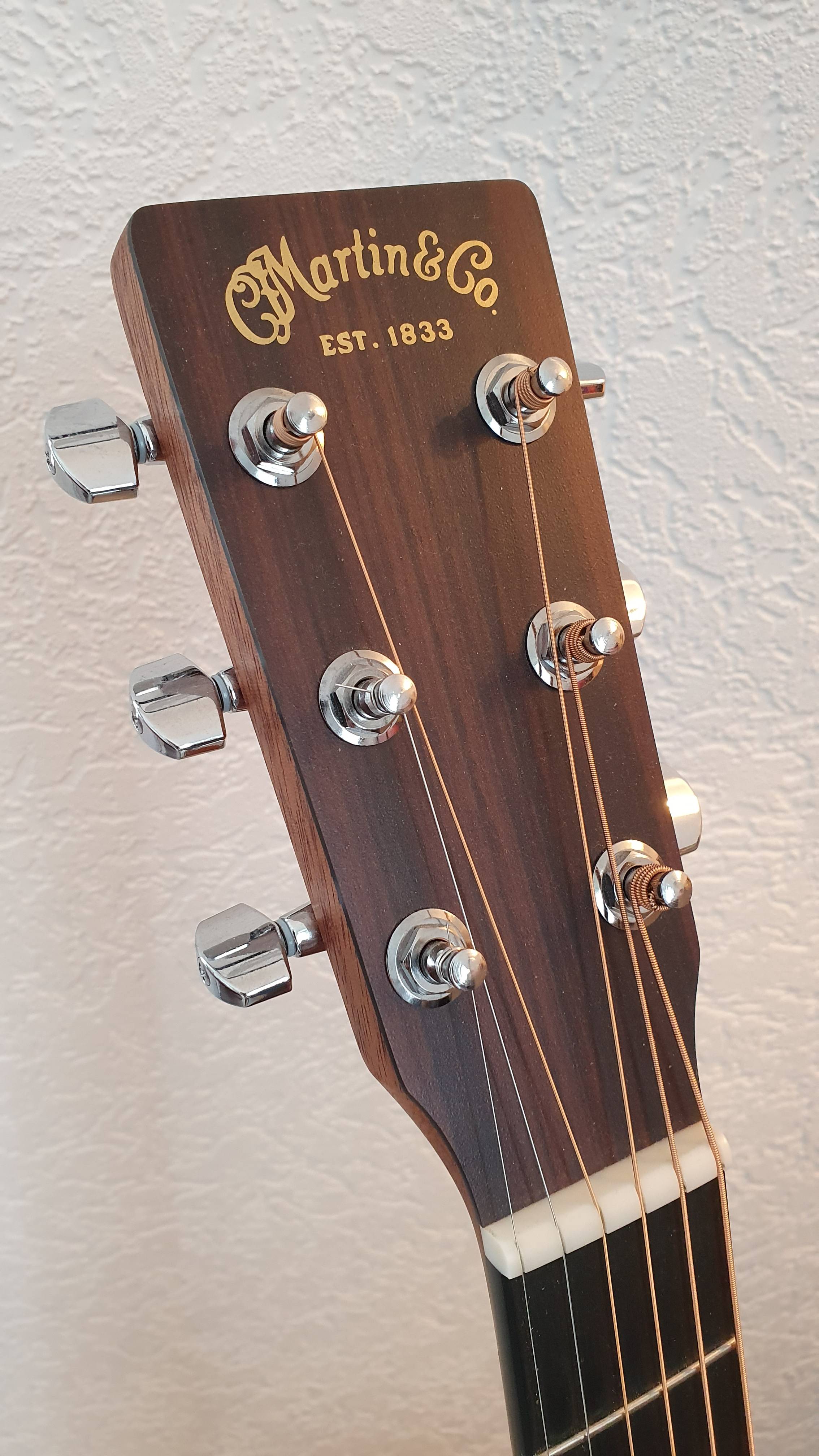 Guitare Folk Road Série Martin (Gaucher) sur Gens de Confiance