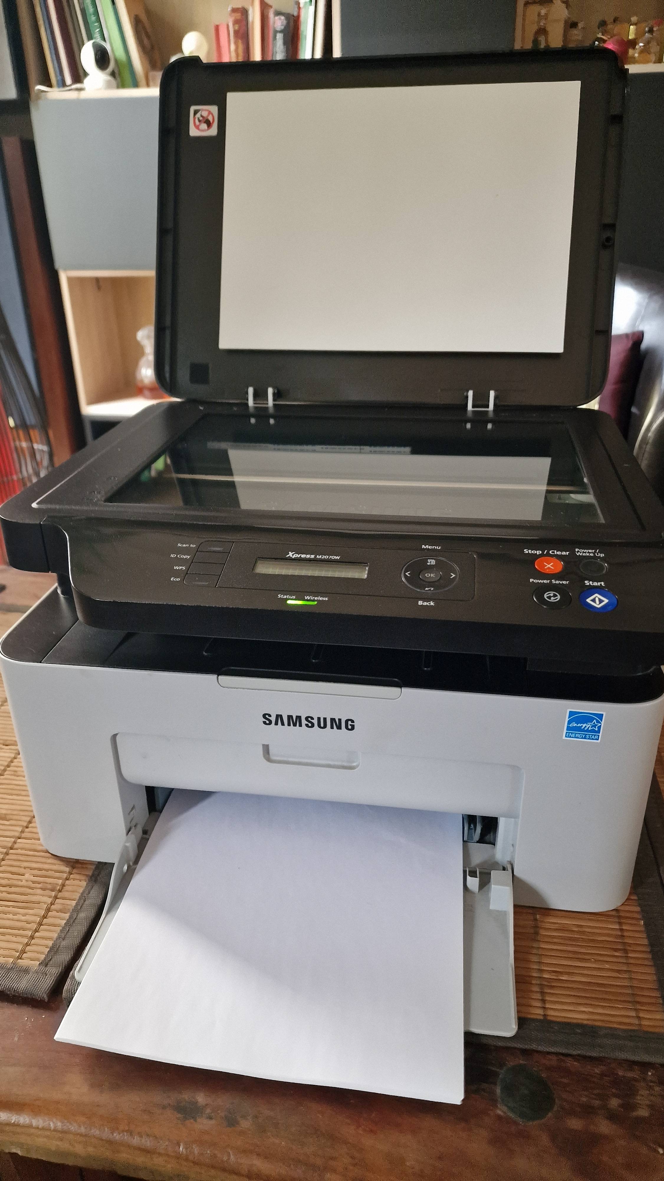 Imprimante laser et scanner Samsung(HP) Xpress M2070W on Gens de Confiance