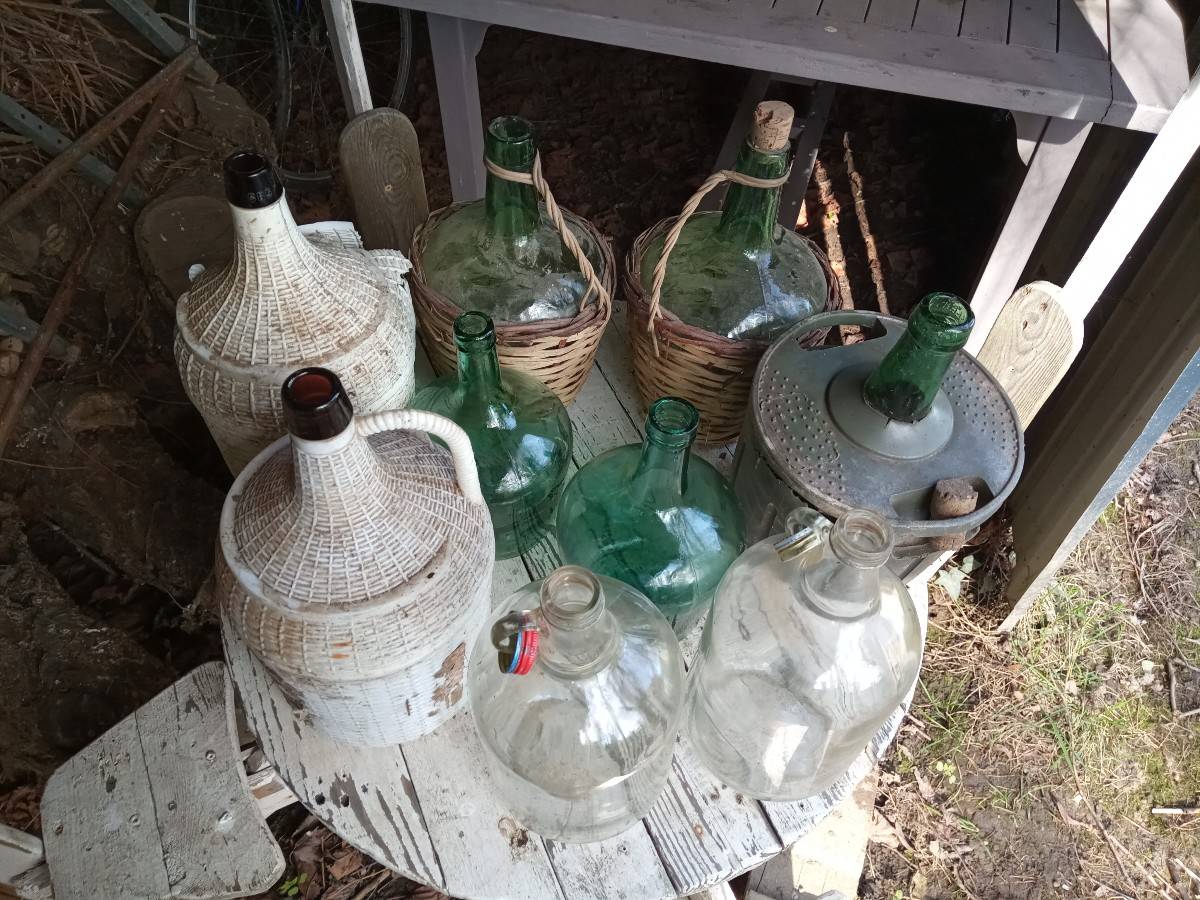 Vends plusieurs Dame Jeanne bonbonne 3,4,5 litres avec et sans osier on ...