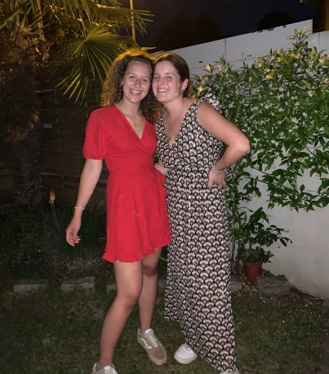 Propose baby-sitting (2 jeunes filles) - Juillet 2023 on Gens de Confiance