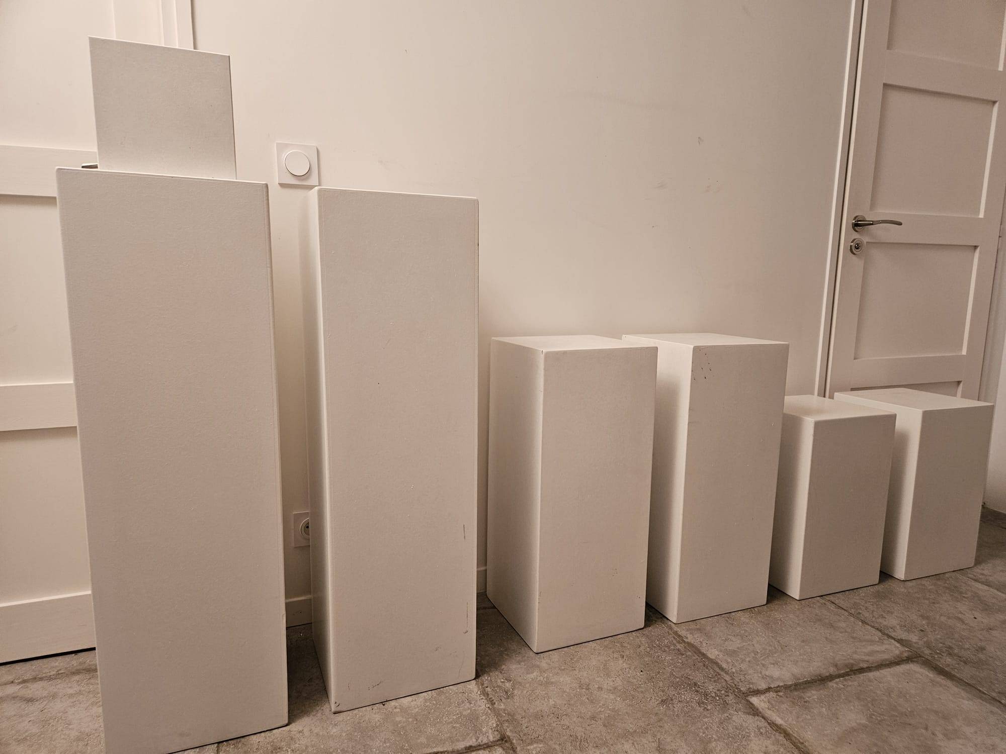 Très jolis socles de présentation remarquable pour exposer ses ...