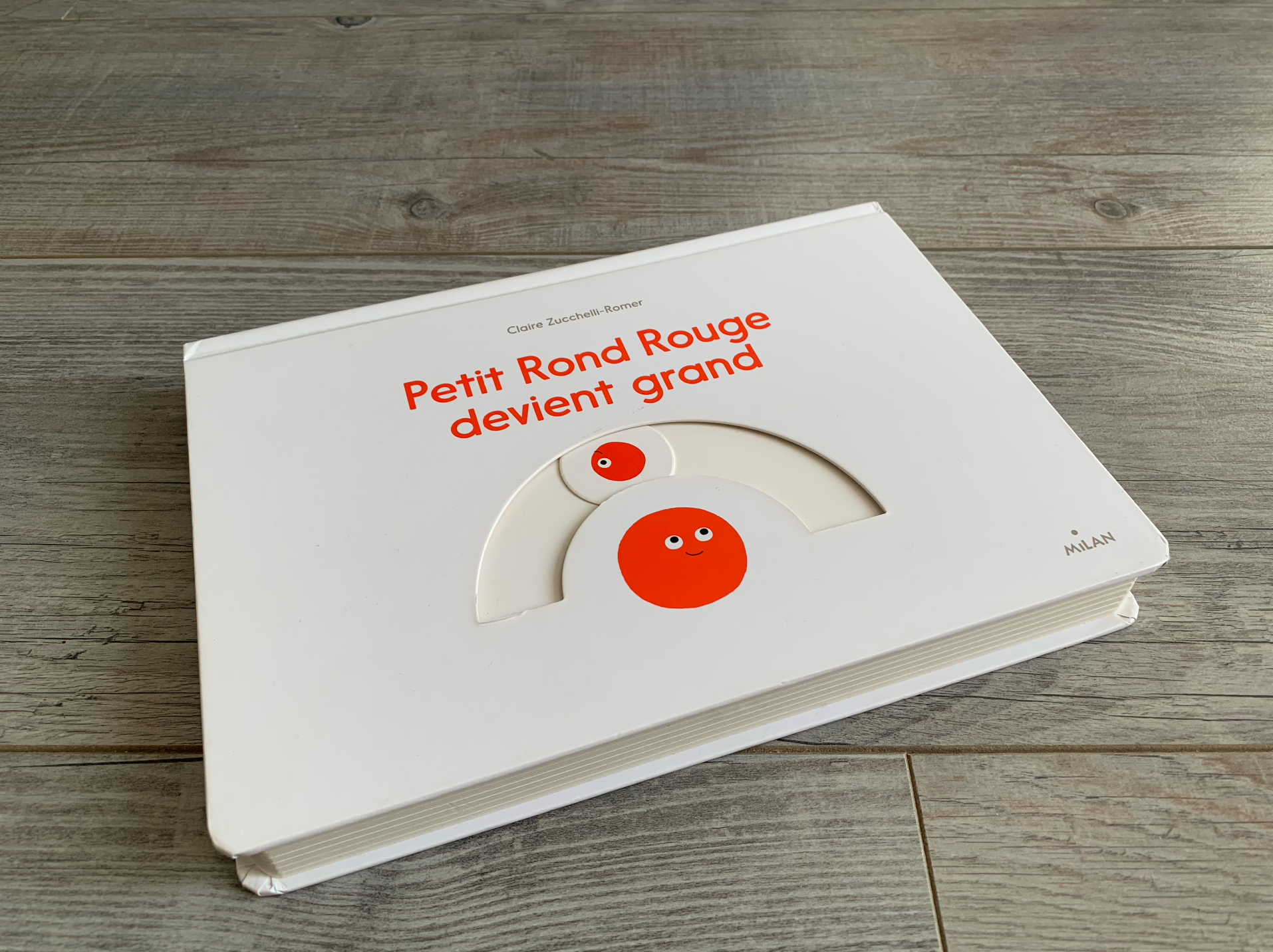 Livre Petit Rond Rouge devient grand sur Gens de Confiance