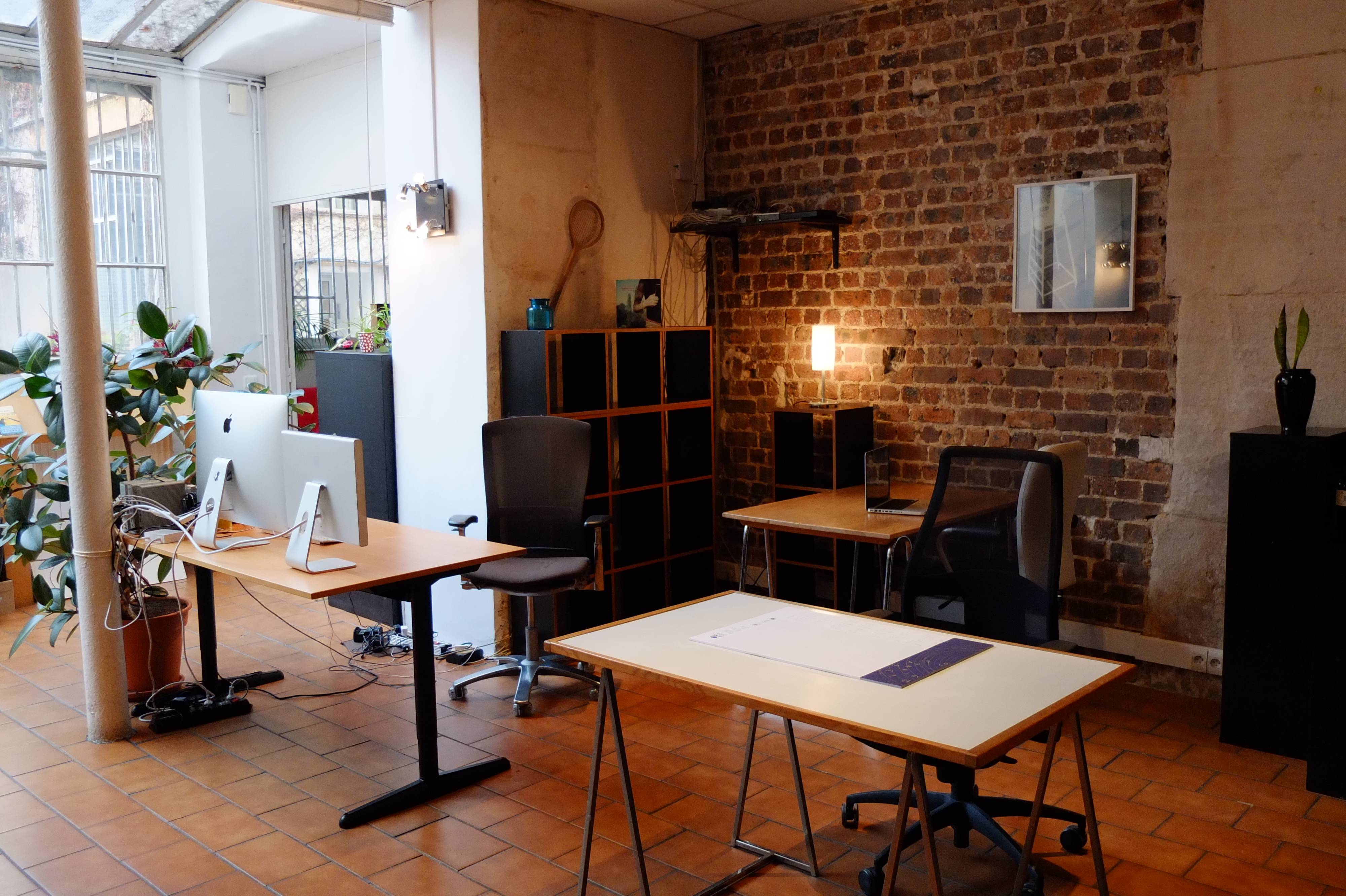 Loue place dans notre bureau partagé en open space - 100m² - Paris 11ème sur Gens de Confiance