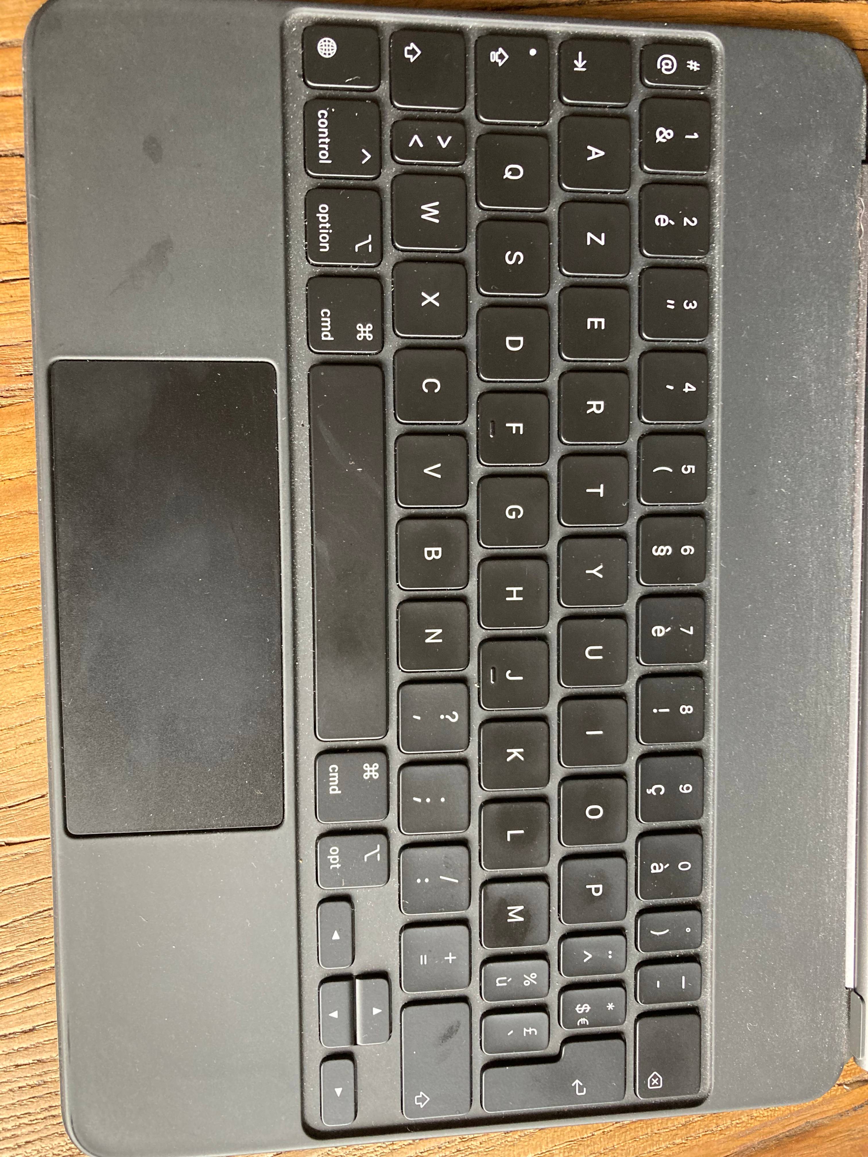 Magic Keyboard 11 on Gens de Confiance