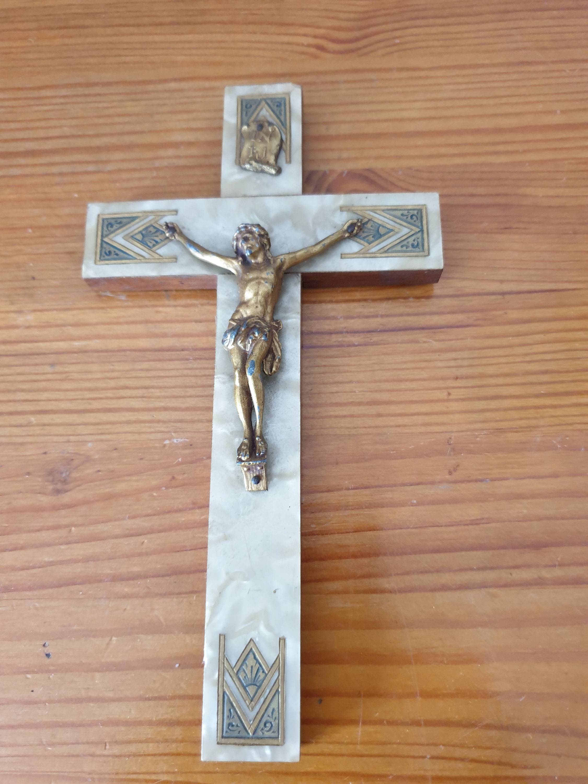 Magnifique crucifix Art Déco Christ en laiton sur nacre décoré motifs ...