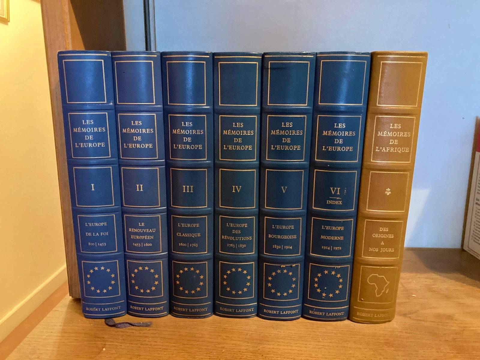 Les mémoires de l’Europe en 6 volumes de chez Robert Laffont on Gens de ...