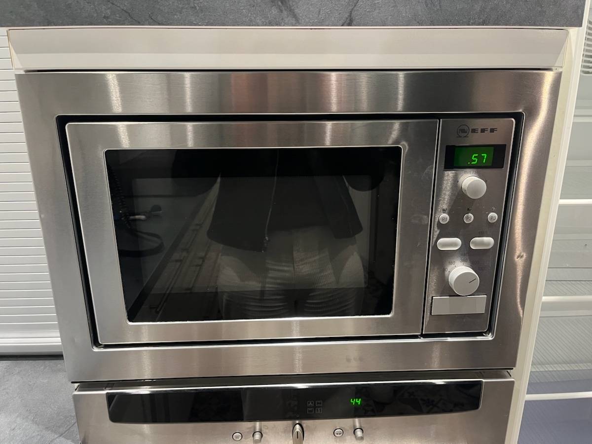 Vends four à micro-ondes Neff sur Gens de Confiance
