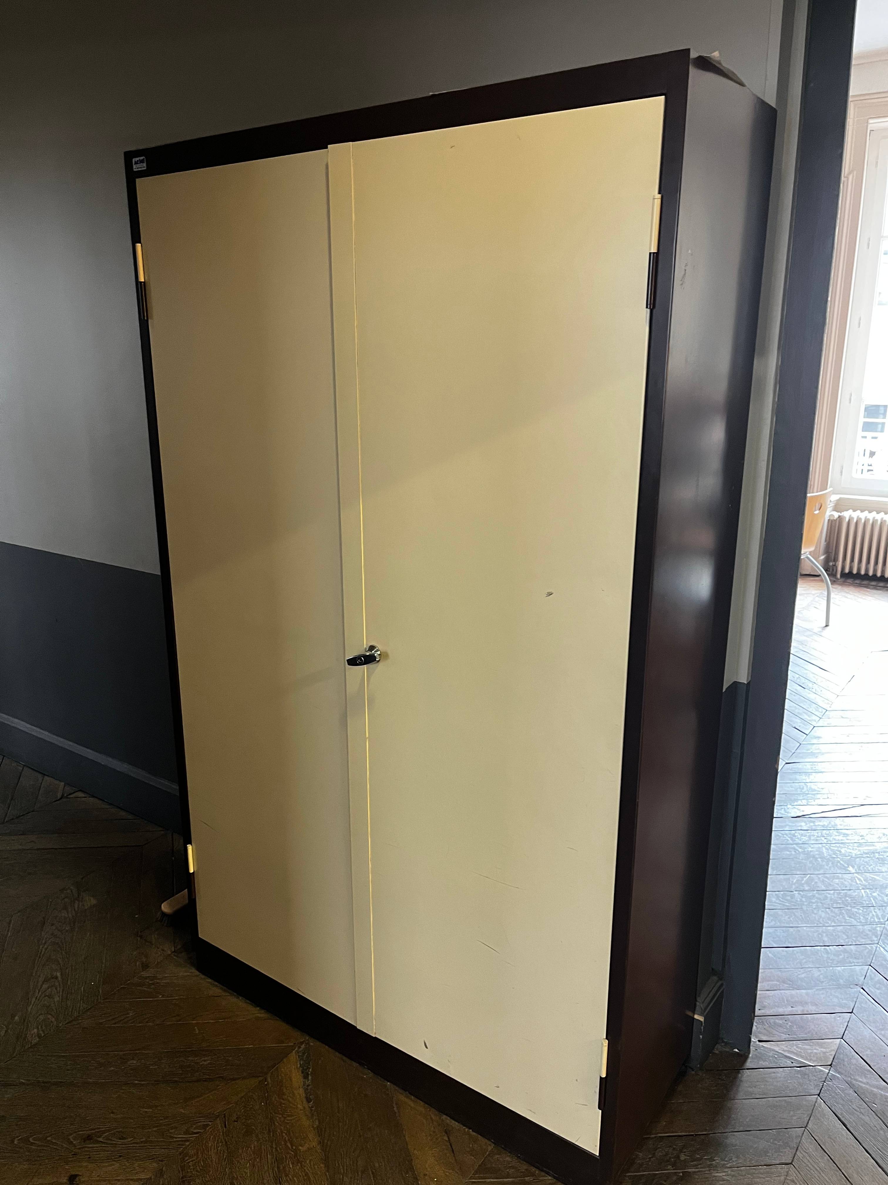 DON Mobilier Scolaire : 3 armoires métalliques (69) on Gens de Confiance