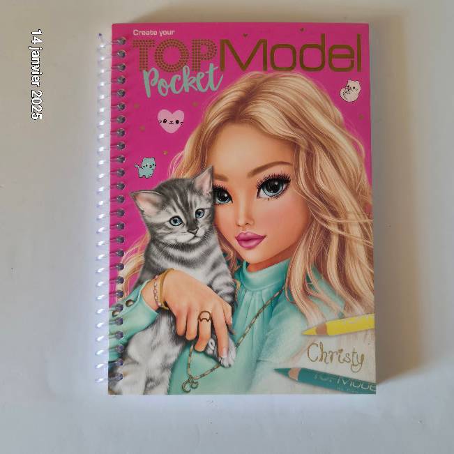 Top model de poche, album à colorier, 100 feuilles on Gens de Confiance