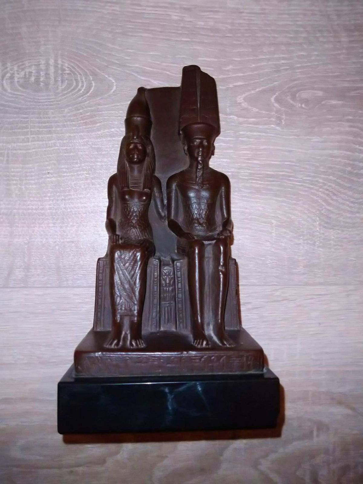 Moulage Amon et Mout on Gens de Confiance