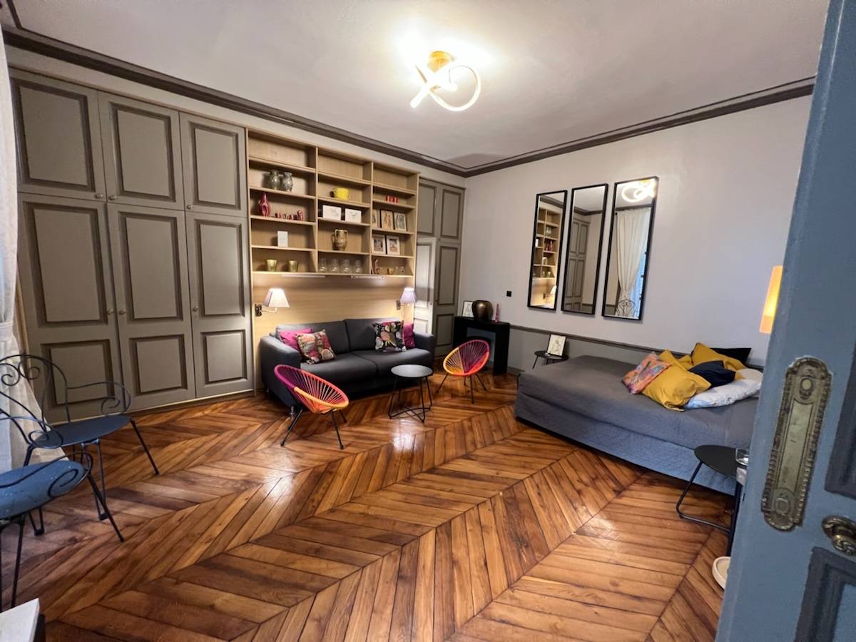 Loue Paris 6ème / coeur de St Germain / rue de Seine / résidentiel ou ...