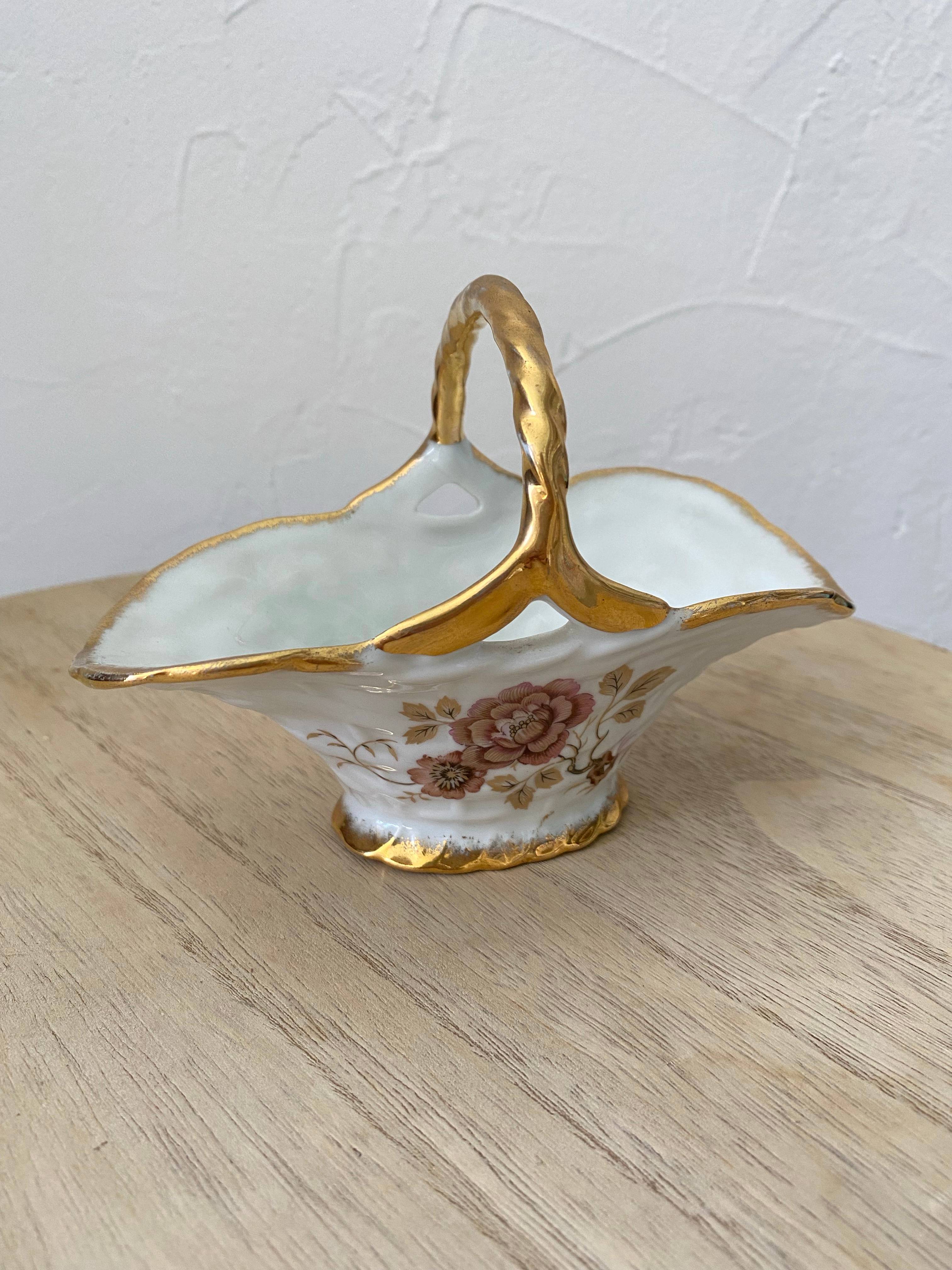 Petit panier vintage en porcelaine de Limoges Ternet blanc et doré sur ...