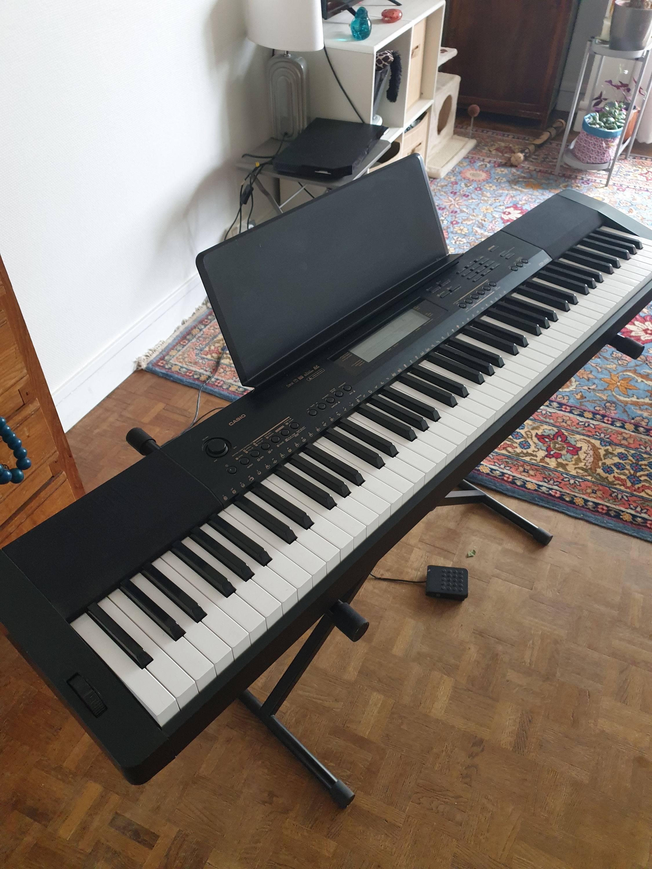 Piano numérique Casio CDP-230R sur Gens de Confiance