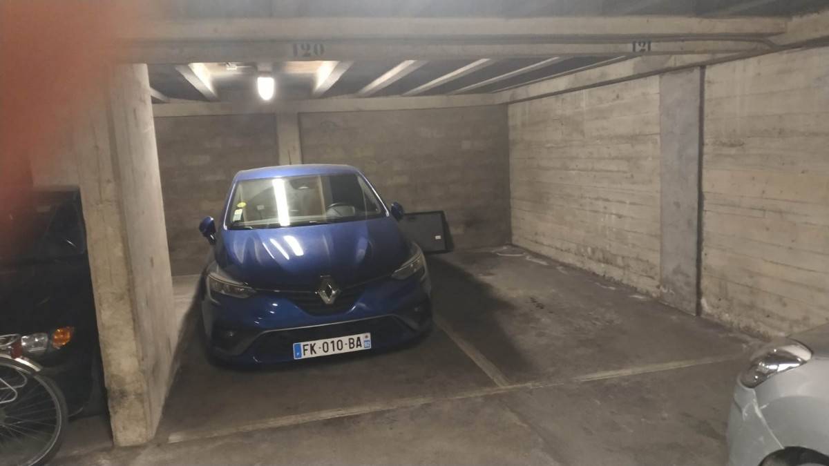 Loue place de parking Paris 16ème métro Ranelagh - 10m² sur Gens de ...
